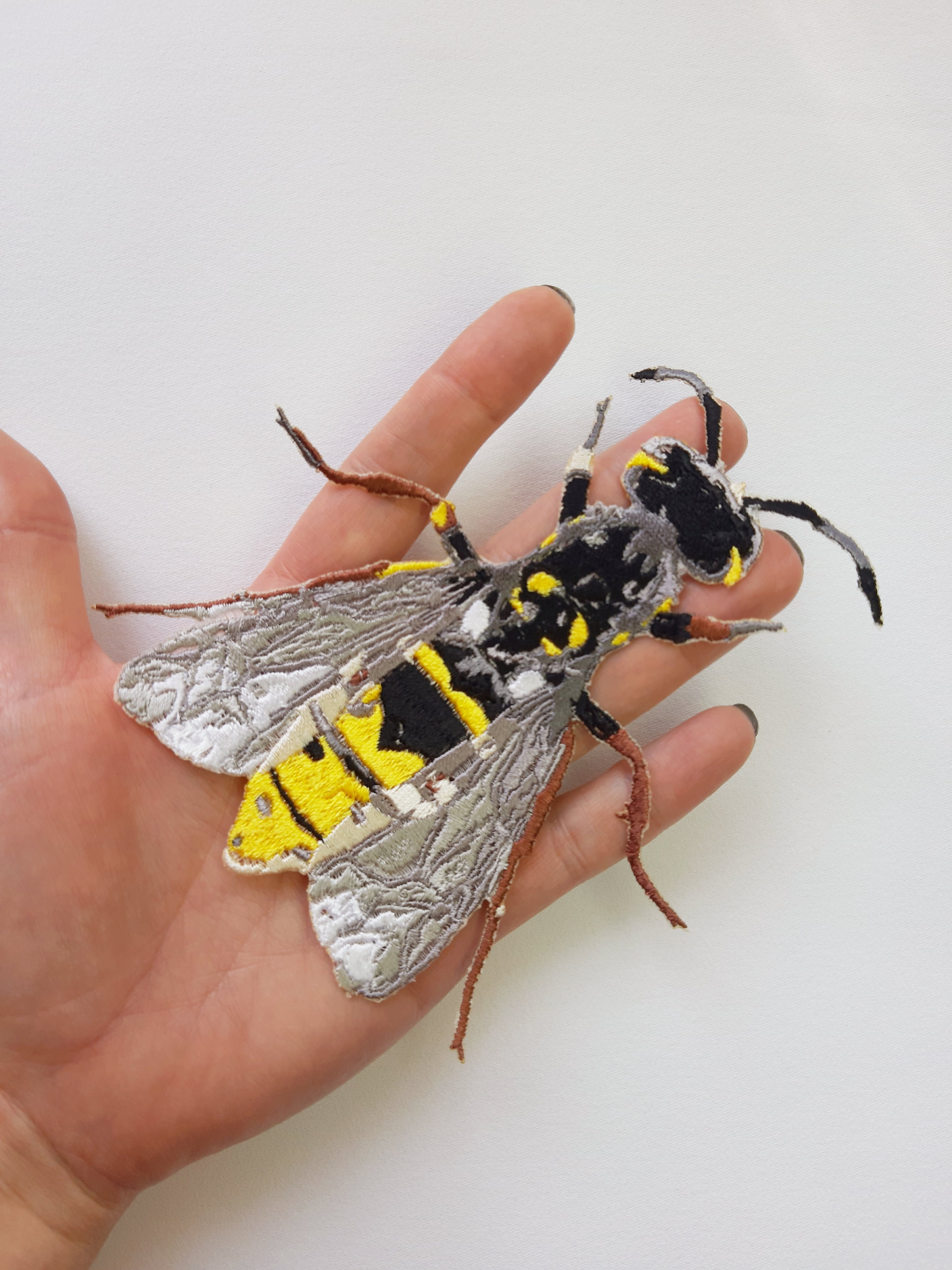 Bumblebee patch, embroidered Iron on patch, large patch – Embroidery Taiss